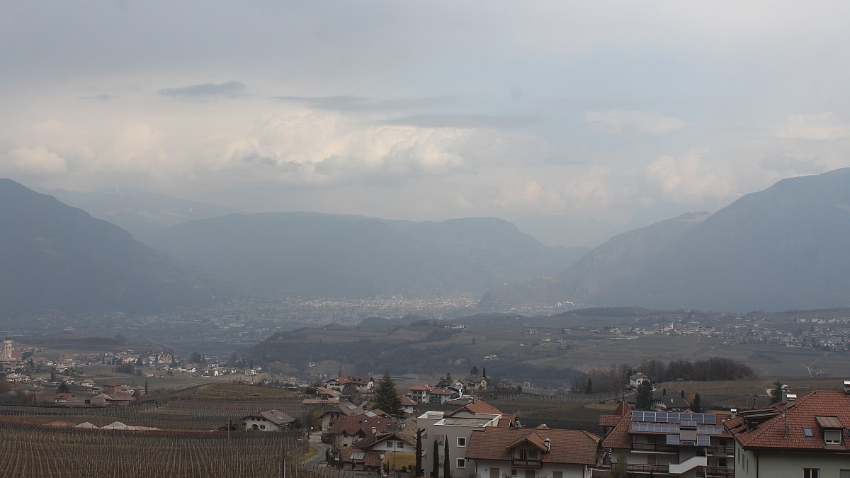 Gasthof Steinegger - Eppan Berg - Blick nach Osten - Foto-Webcam.eu