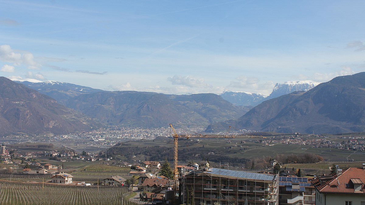 Gasthof Steinegger - Eppan Berg - Blick nach Osten - Foto-Webcam.eu