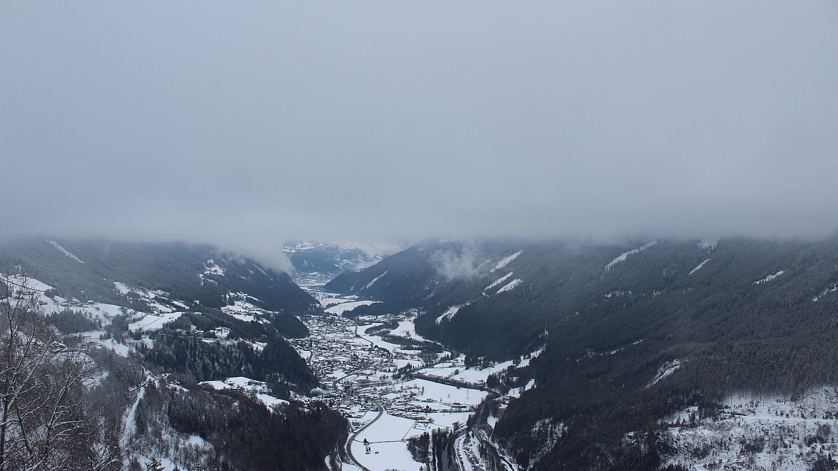 Flattach / Grafenberg - Blick zum Appartementhaus Lercher - Foto-Webcam.eu