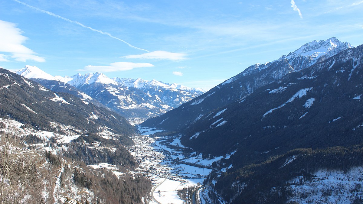 Flattach / Grafenberg - Blick zum Appartementhaus Lercher - Foto-Webcam.eu