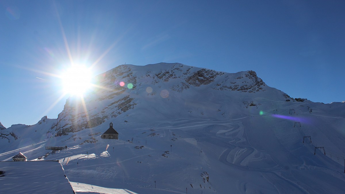 Sonnalpin - Gletscher-Skigebiet Zugspitze - Blick zum Schneefernerkopf ...